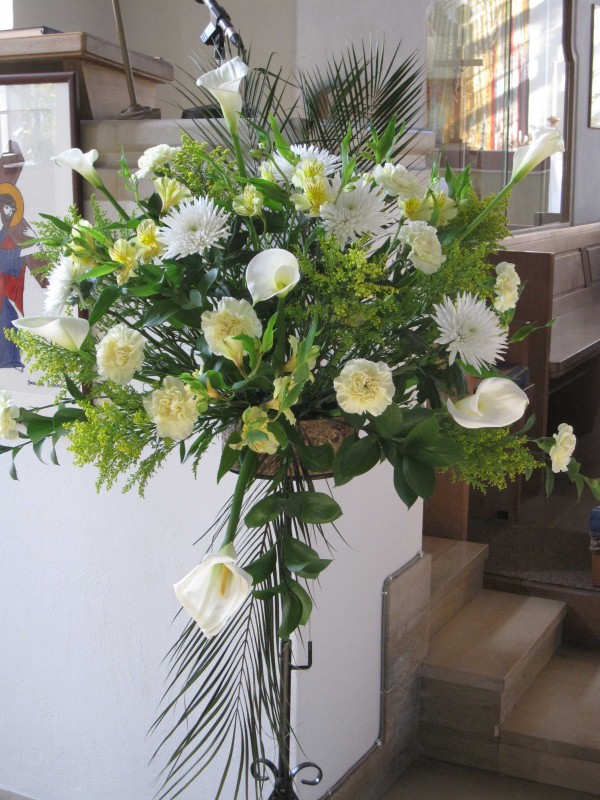 St Nicholas, Saltdean | Photos Pulpit Flowers